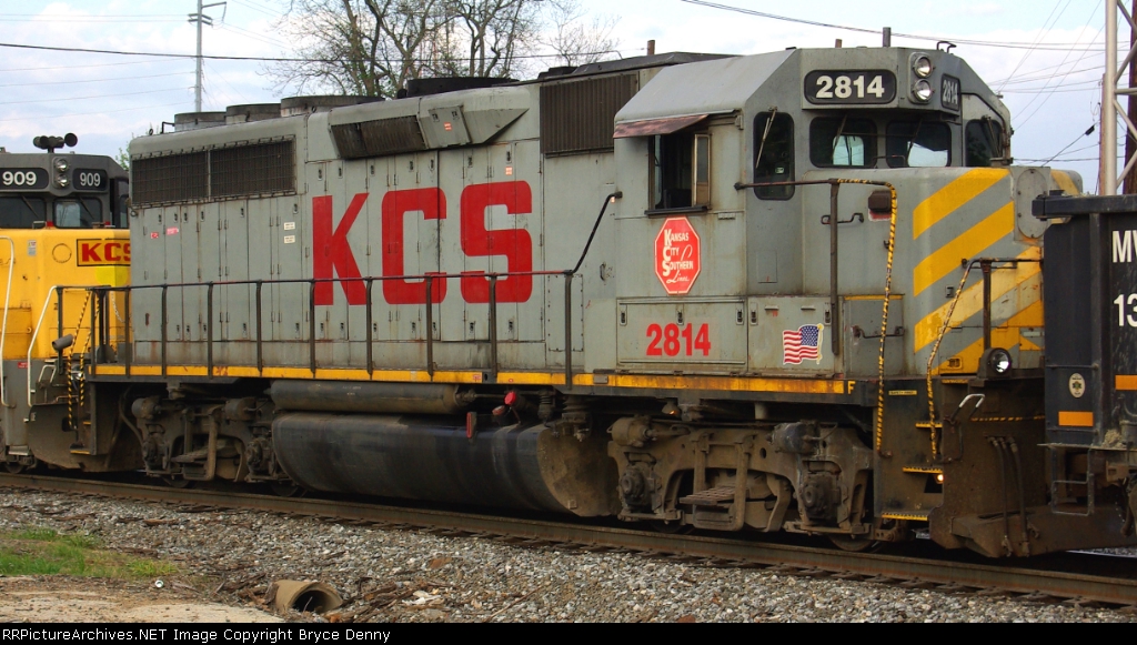 KCS 2814 on a dreary spring day